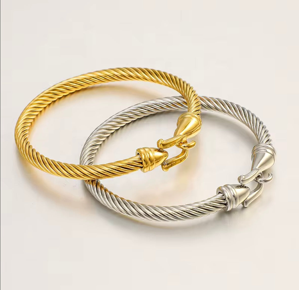 Twisted Cable Bangle – Kaviar